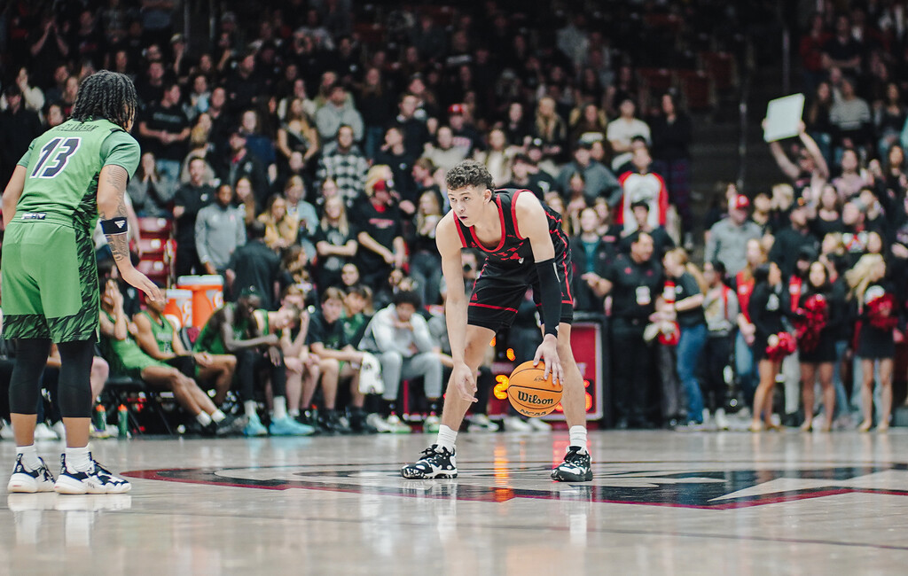 SUU men’s basketball unleashes huge second half, downs Wolverines at ...
