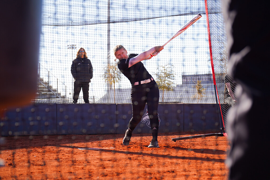 Softball takes on UTA - SUU News