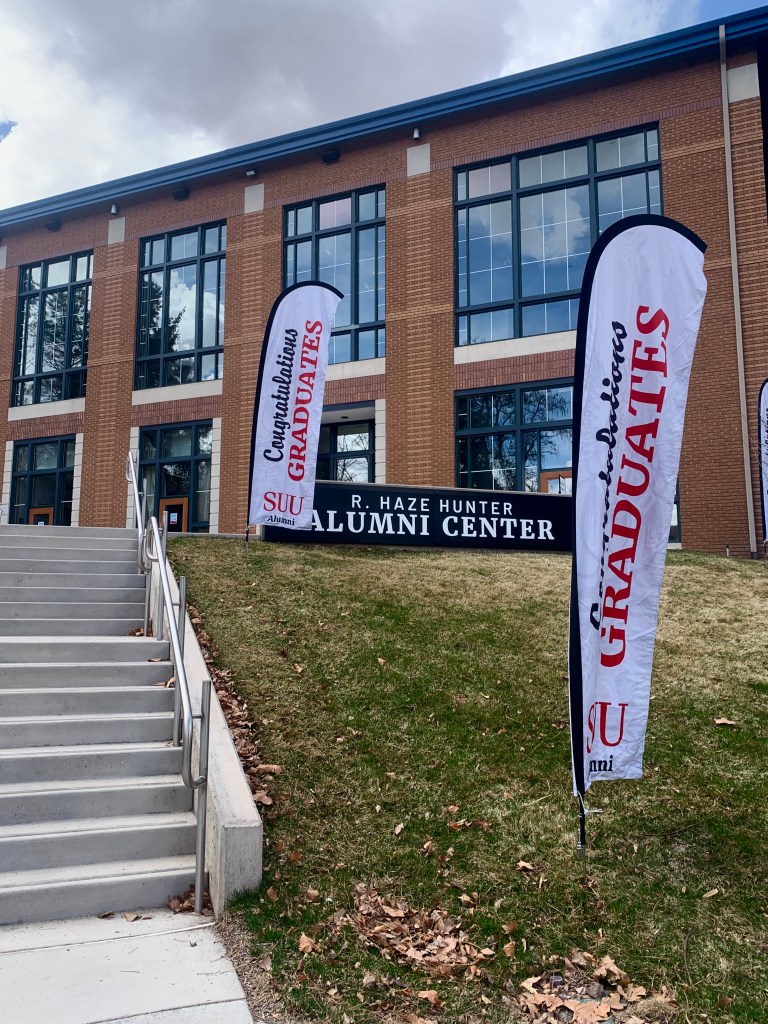 SUU Grad Fair helps graduating students prep for commencement - SUU News