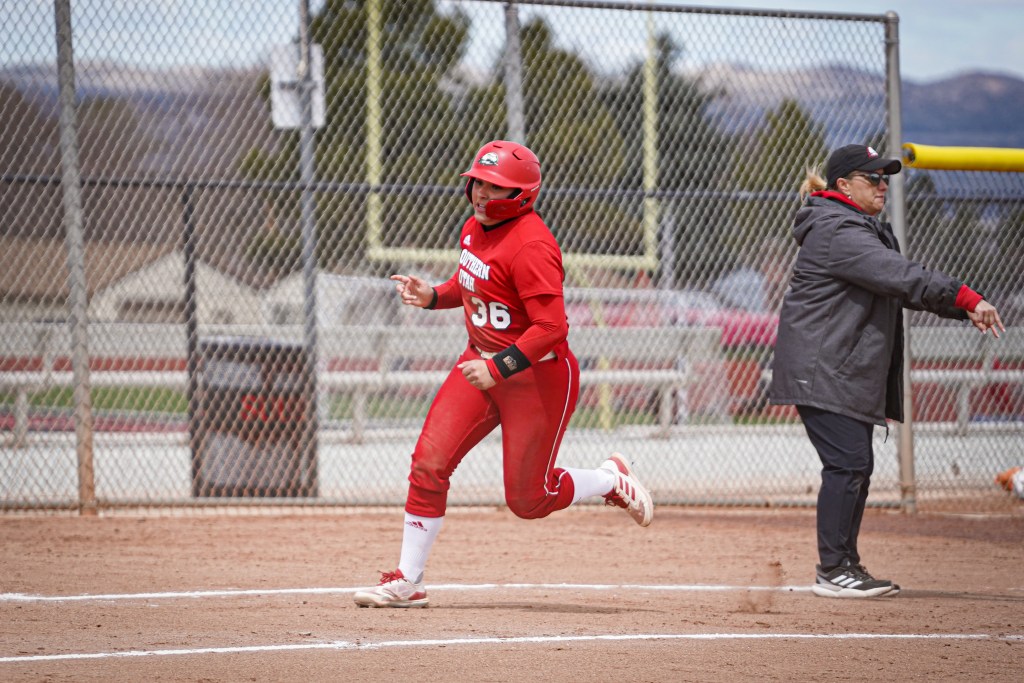Softball loses two of three against Seattle U - SUU News