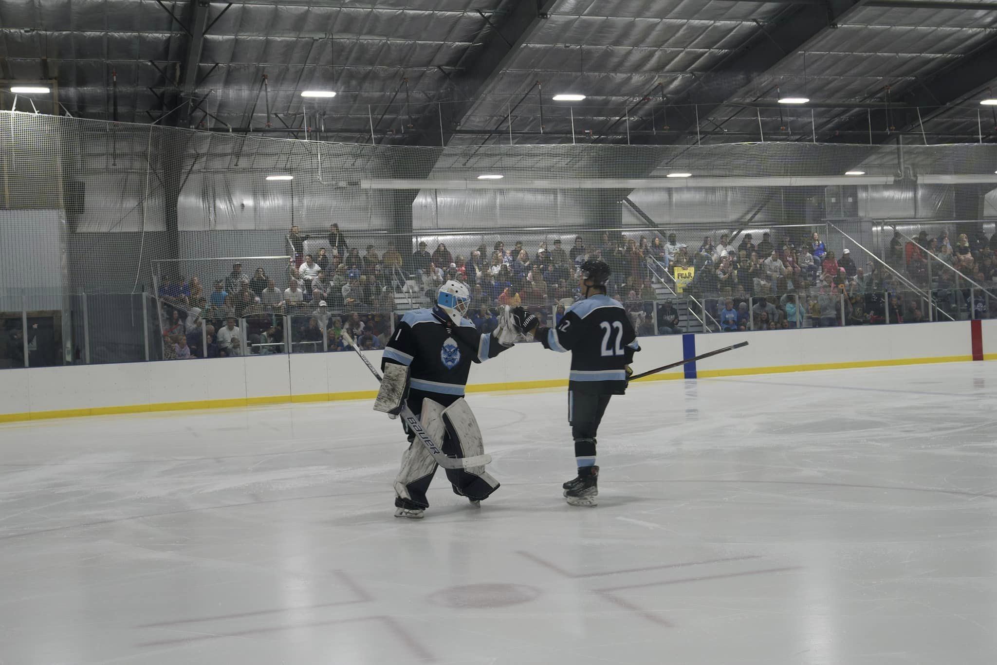 Hockey Season opens with Iron County Yeti win - SUU News