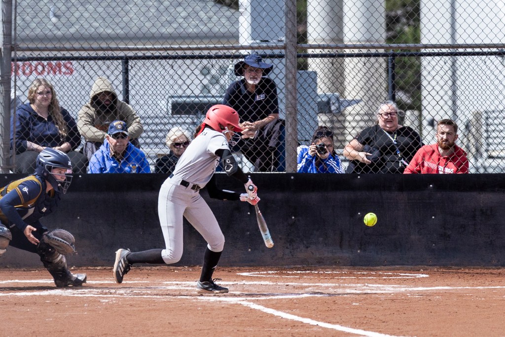 Softball takes the series against California Baptist - SUU News