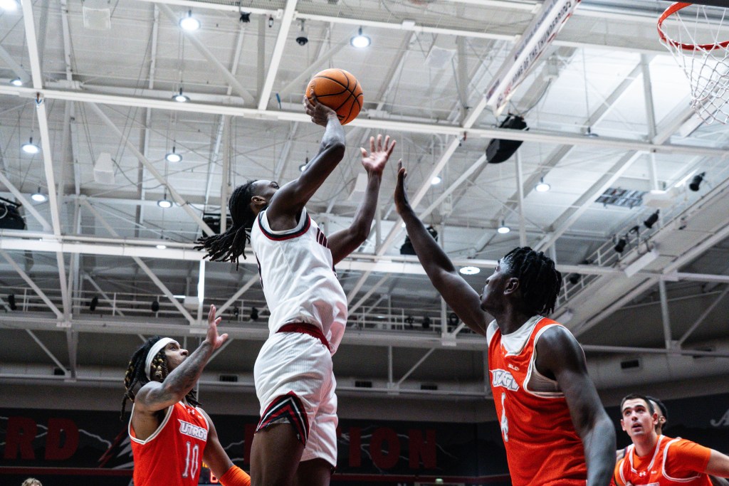 Men’s basketball faces Bethesda University as both seek their first win ...