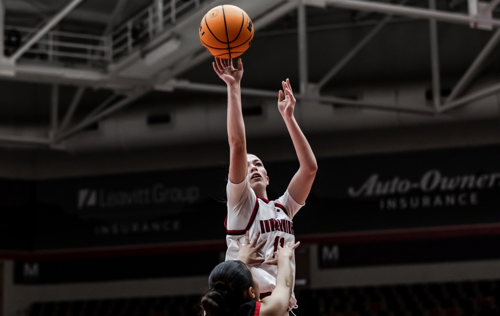 Women’s basketball rolls past Nelson University in historic fashion ...